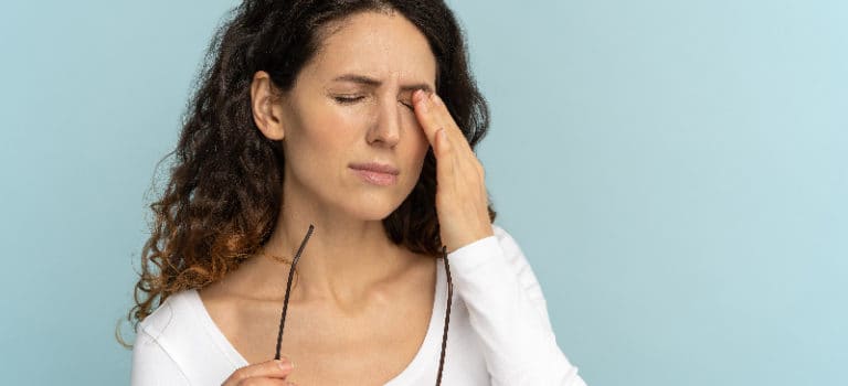 Cluster Headaches Causes, Symptoms and Treatments - Dr. Axe