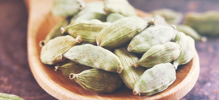 Cardamom Benefits, Nutrition and How to Use (Recipes) - Dr. Axe