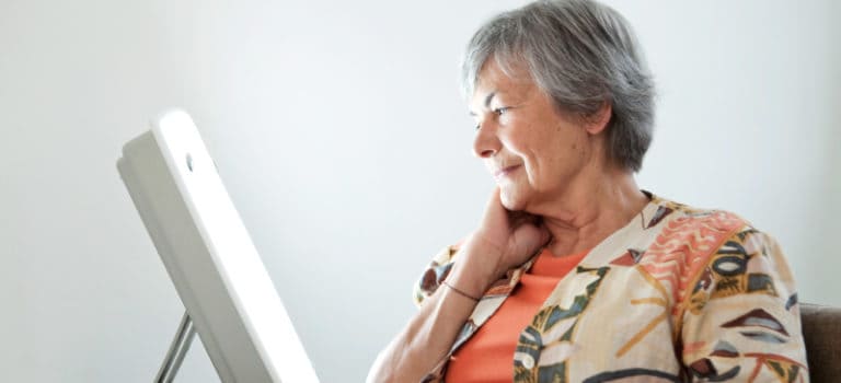 Sun Lamp Benefits, Uses, Treatments and What to Look For - Dr. Axe