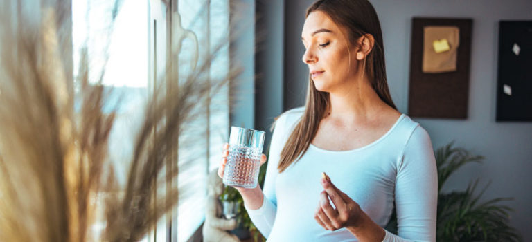 The Best Postnatal Vitamins for Mom and Baby - Dr. Axe