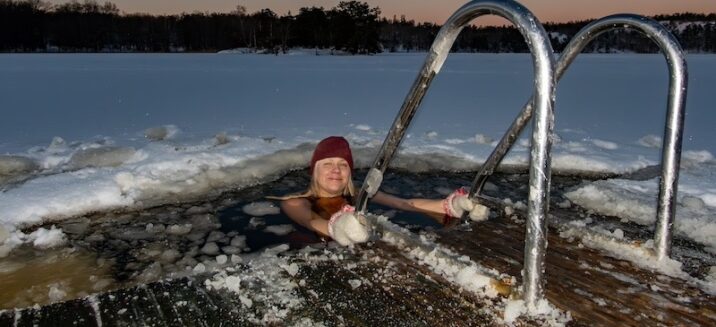 Cold Plunge Benefits, Risks and How Safely Practice Cold Plunging - Dr. Axe